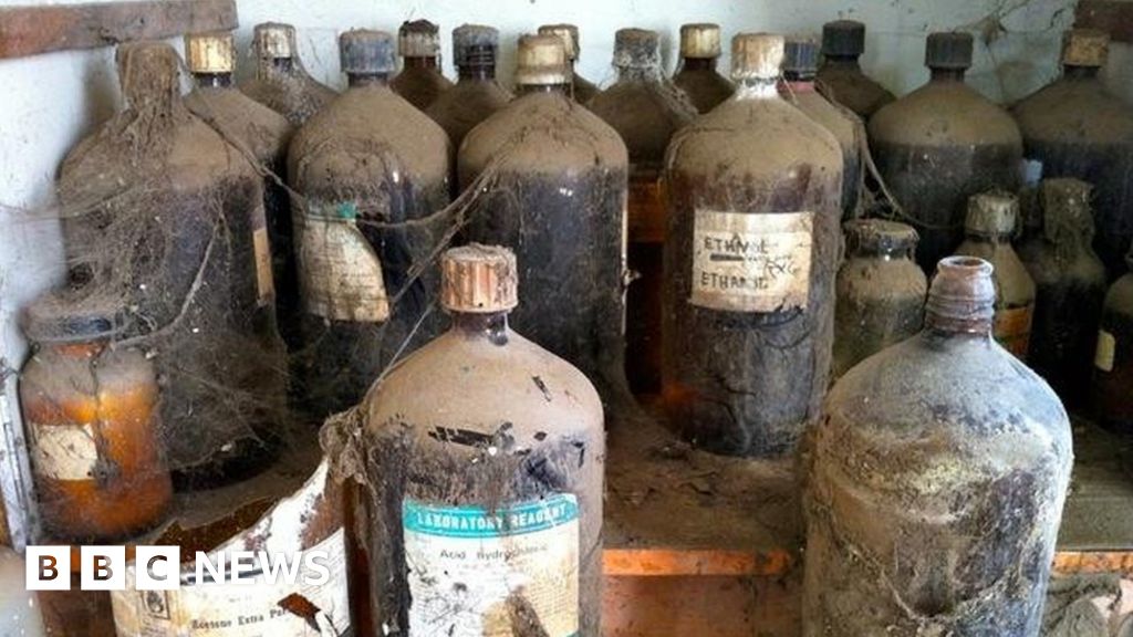 In pictures: Bhopal's poisonous plant - BBC News