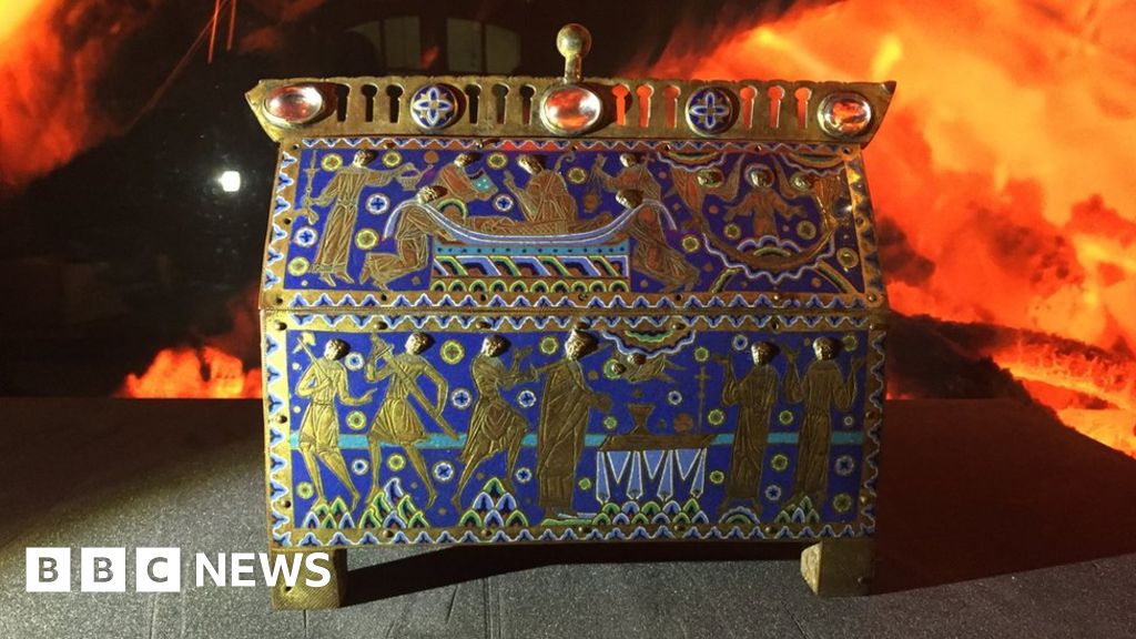 Thomas a Becket casket on show at Museum of Somerset - BBC News