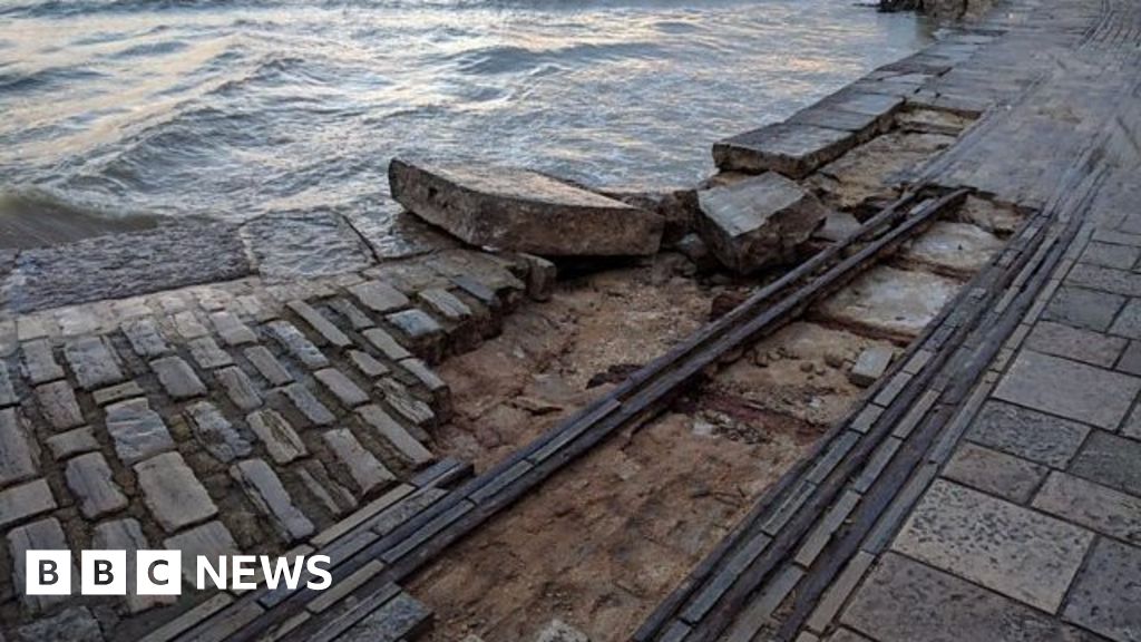 Storm Angus batters southern England - BBC News