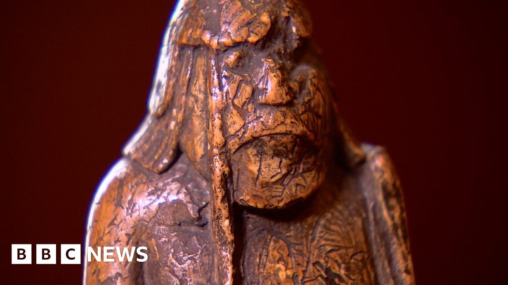 Long-lost Lewis Chessman could sell for £1m - BBC News