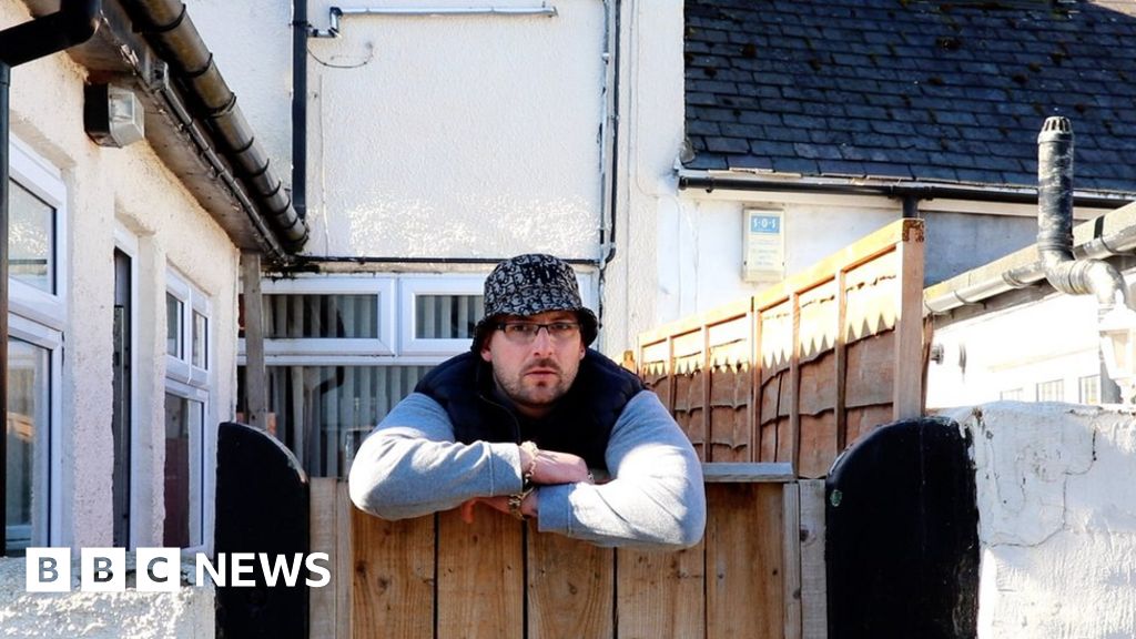 Big Frost: 'Rapping helps me deal with brain damage' - BBC News