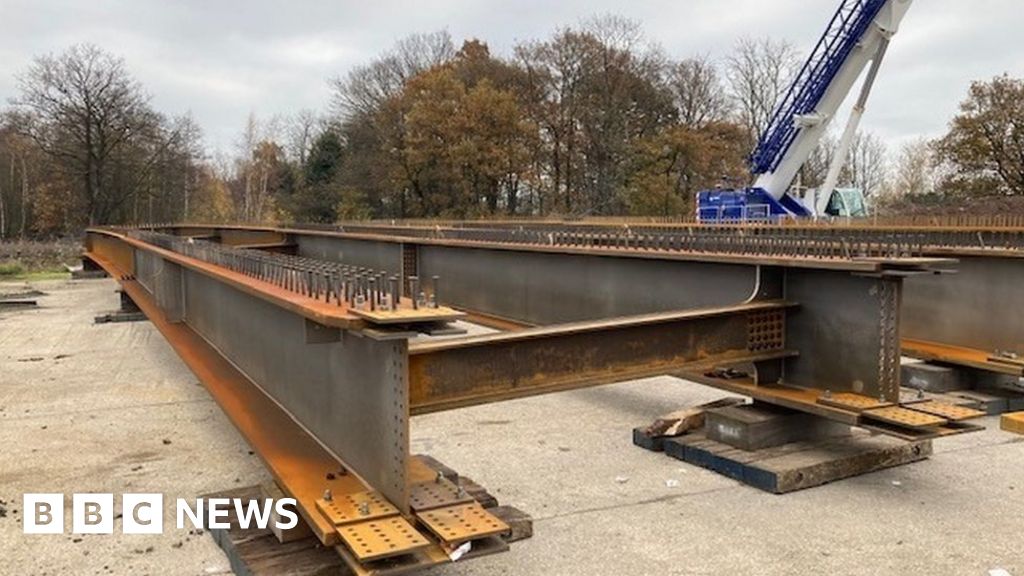 A46 bridge beams to be lifted into place near Coventry