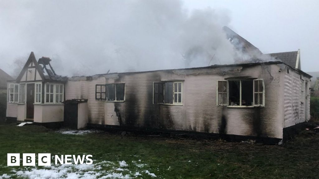 Thatched roof of Barningham house destroyed by fire - BBC News