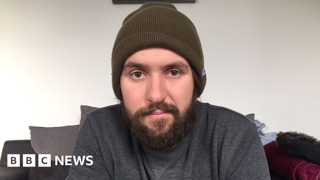 DJ Ben Pearce chats to Newsbeat about depression and anxiety - BBC News