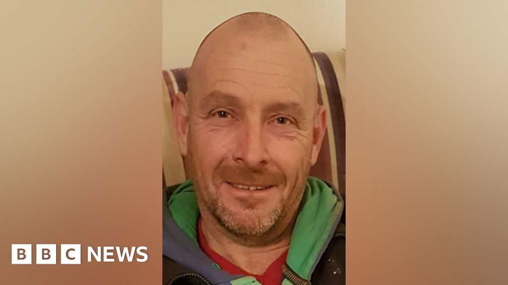 Body of missing Nigel Kedar found by road in Mendlesham - BBC News