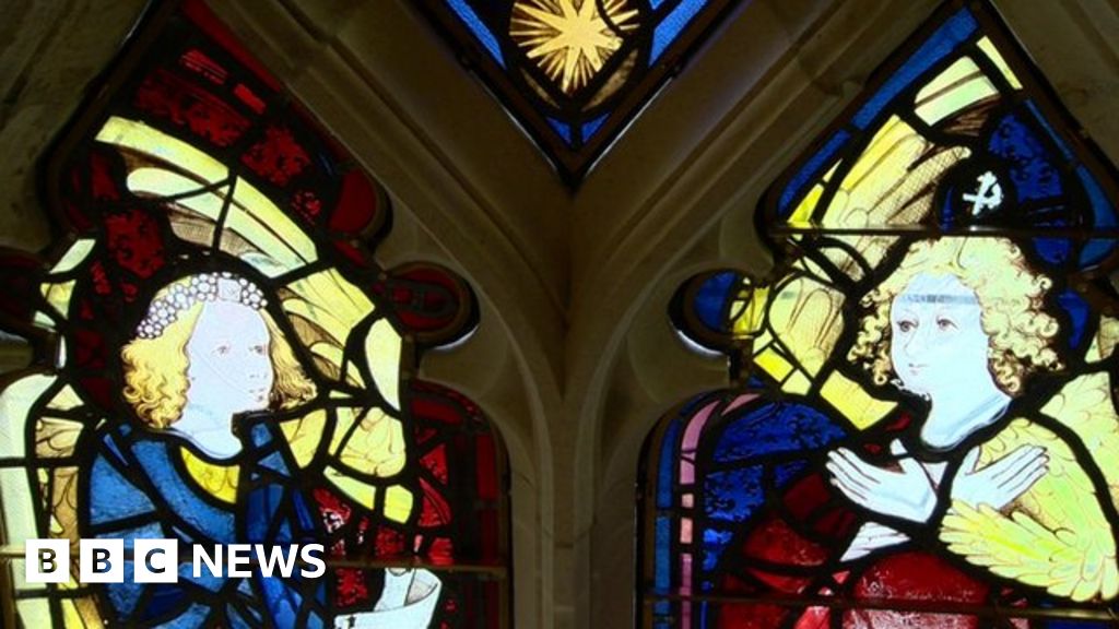 York Minster window gets major renovation - BBC News