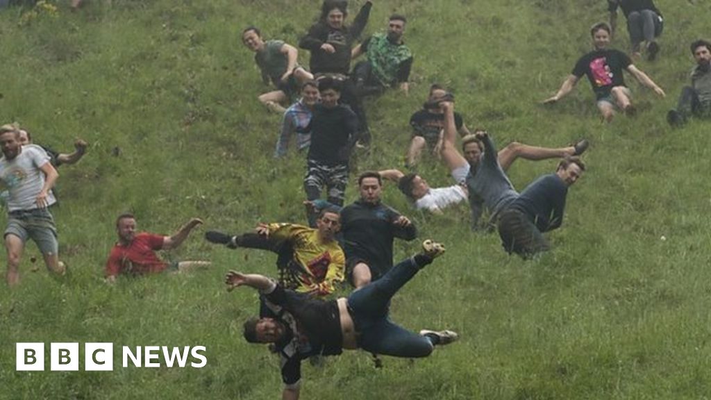 Cheese-rolling veteran breaks all-time record - BBC News