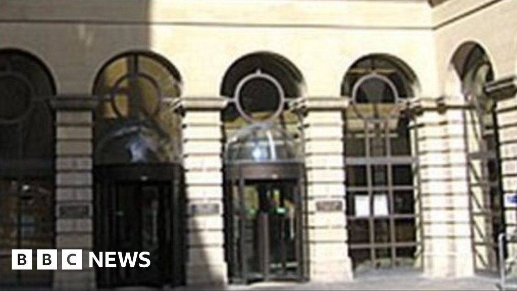 Edinburgh landlord threatened tenants over bills - BBC News