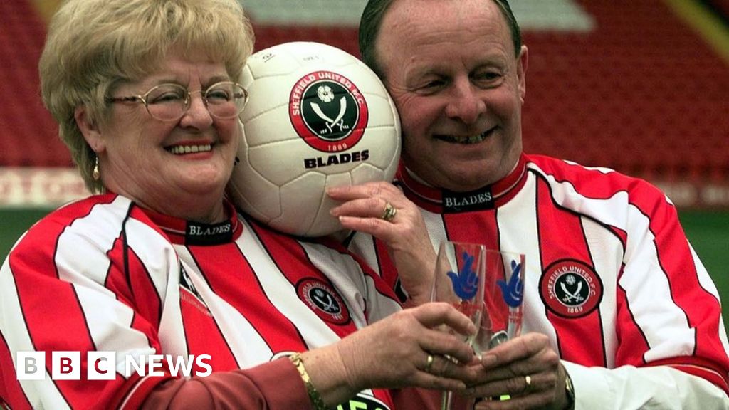 Sheffield lottery winner Barbara Wragg dies aged 77 - BBC News