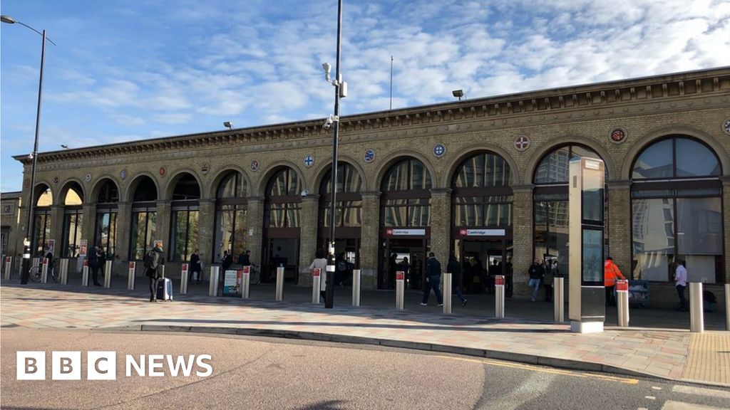 Cambridge train station bus lane fines 'almost 100 per day' - BBC News