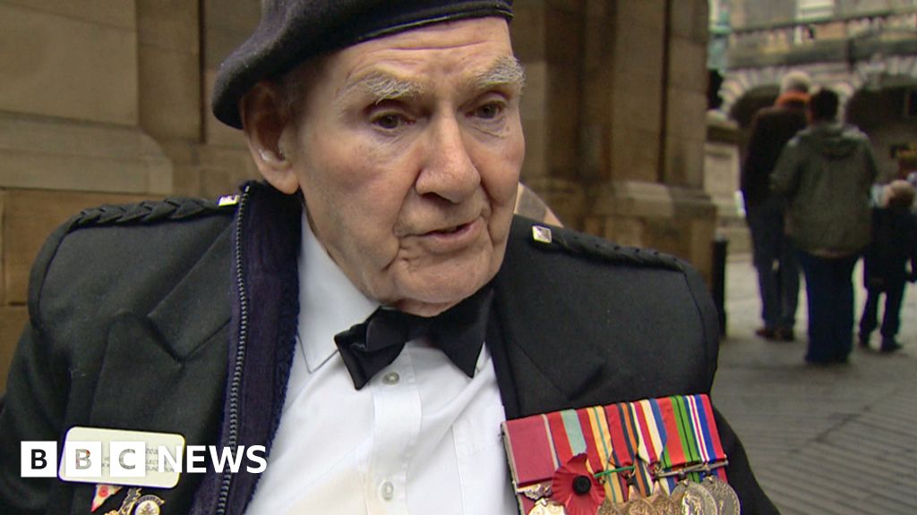 Tom Gilzean: Tartan coffin send-off for renowned fundraiser - BBC News