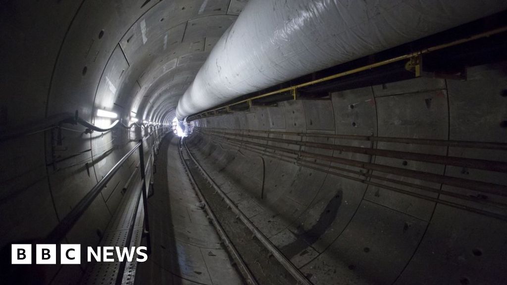 Spending Review: London's Crossrail 2 funding stopped - BBC News