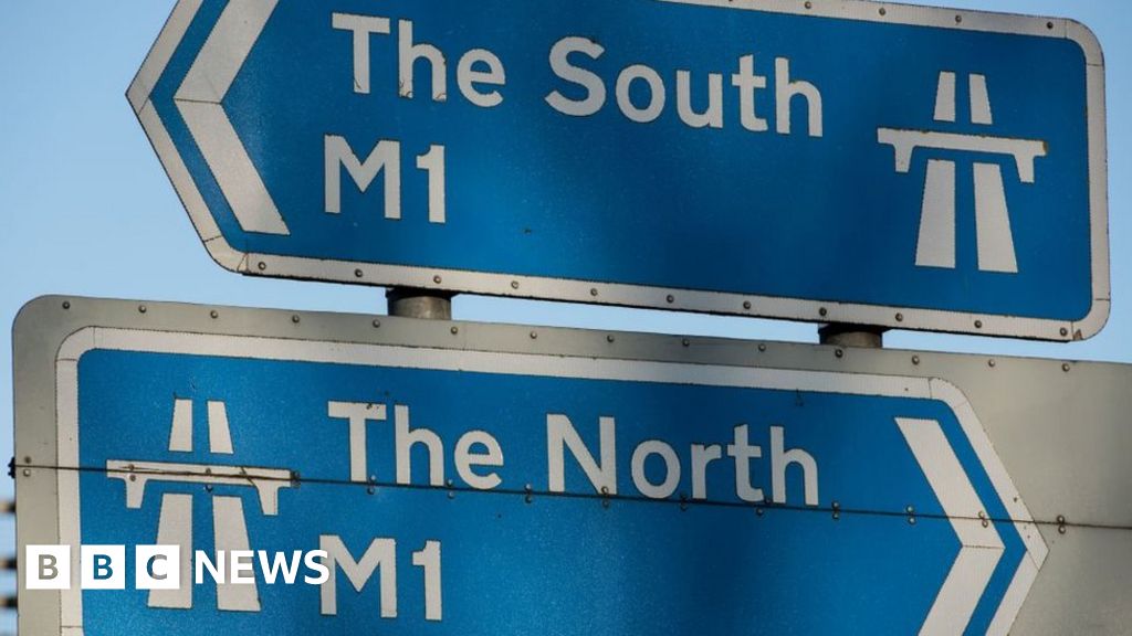 M1 closure: Broken down Tarmac truck causes Milton Keynes delays - BBC News