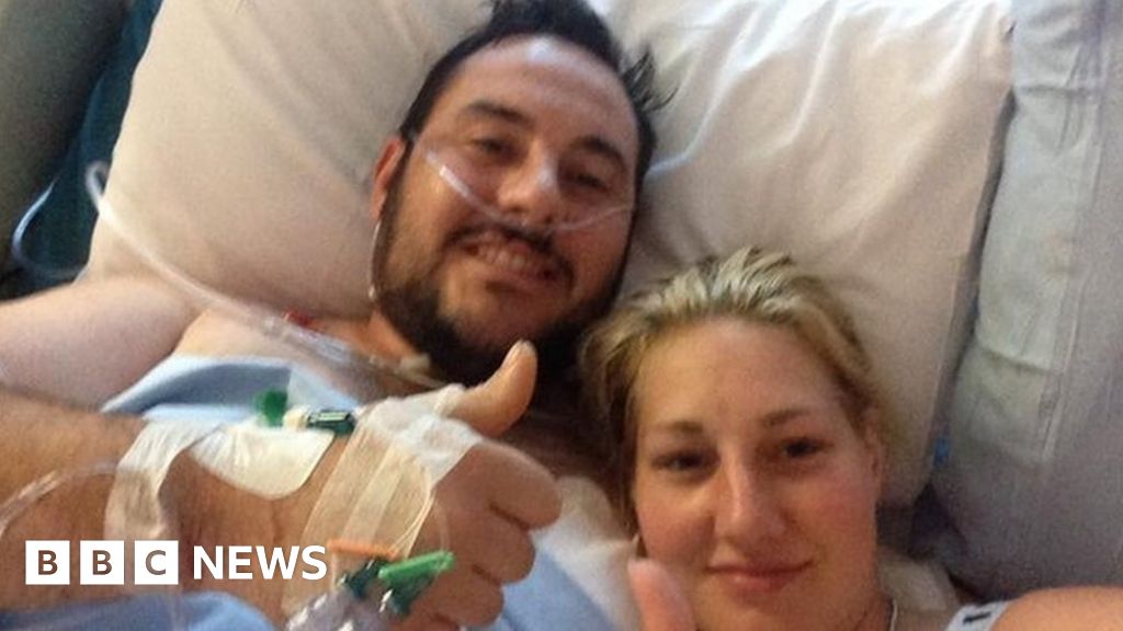 Tunisia shooting: Medal for Welsh hero Mathew James - BBC News