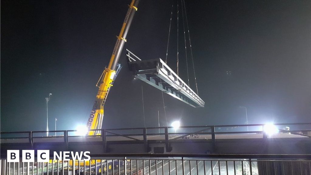 M4 near Slough and Langley reopens after bridge works finish early ...