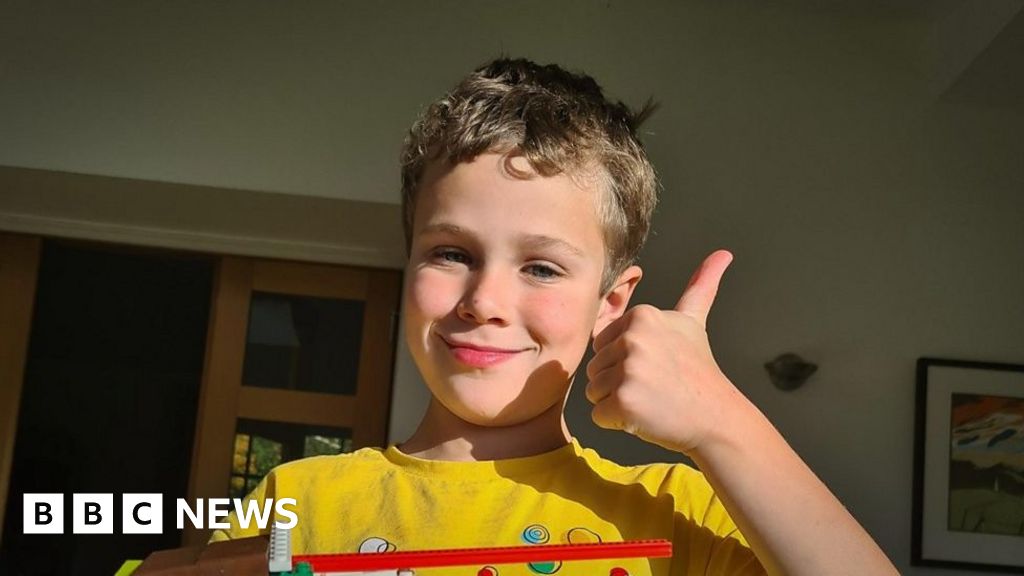 Watch: Children in Need fundraisers in the south - BBC News