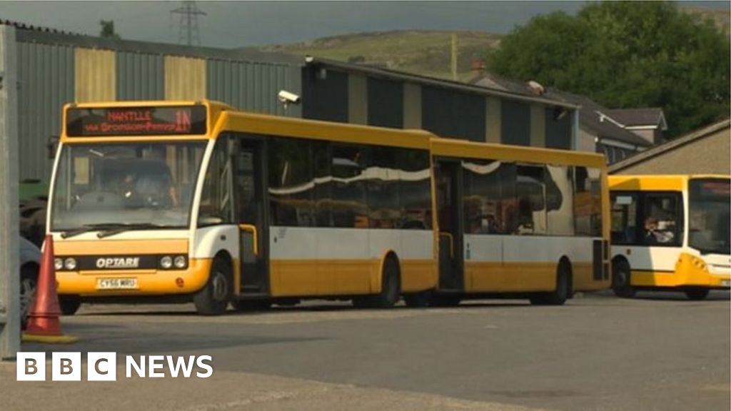 Express Motors: Bus boss 'had no need to fiddle', jury hears