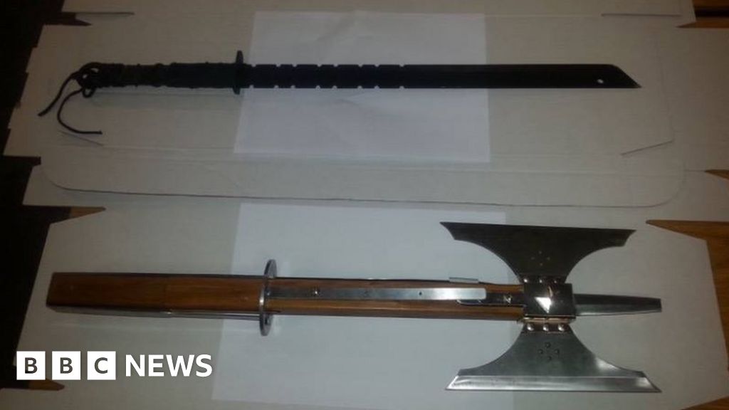 Armagh: Police seize Samurai sword and axe - BBC News