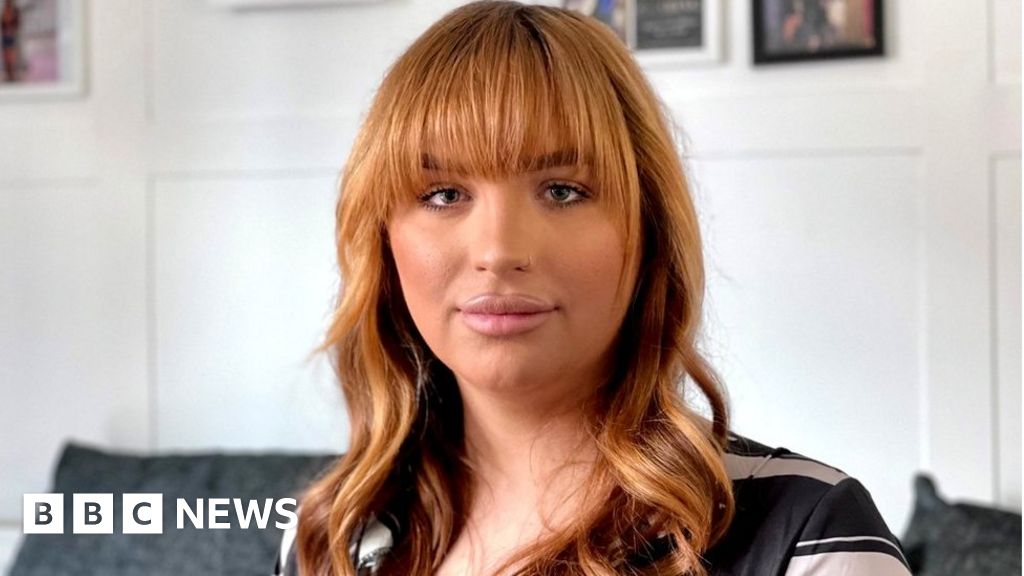 'I was worried I'd start growing an Adam's apple' - BBC News