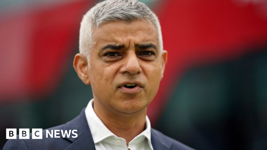London Mayor Calls For Action On Zombie Knife Ban