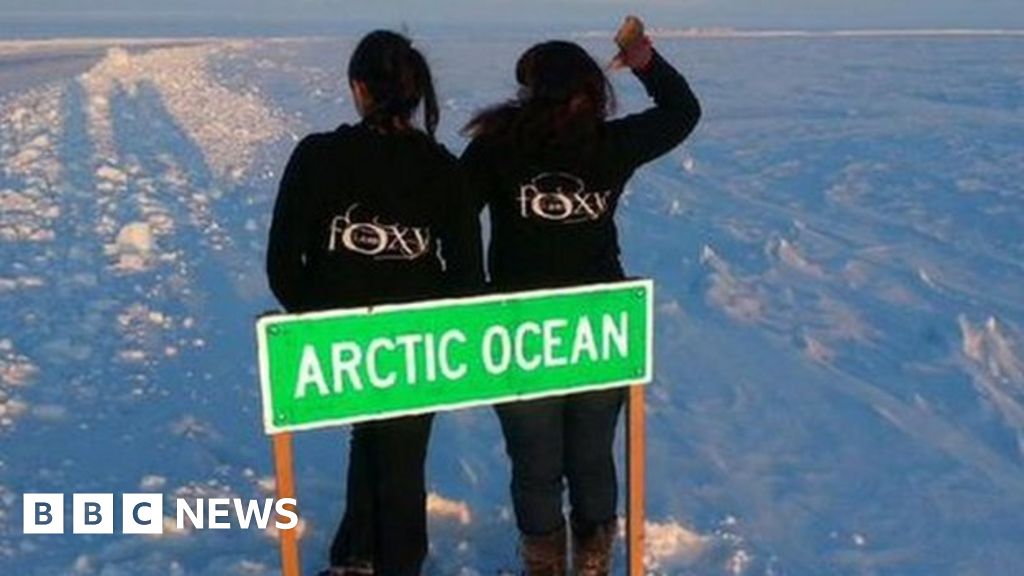 'Foxy' group brings sexual education to the Arctic - BBC News