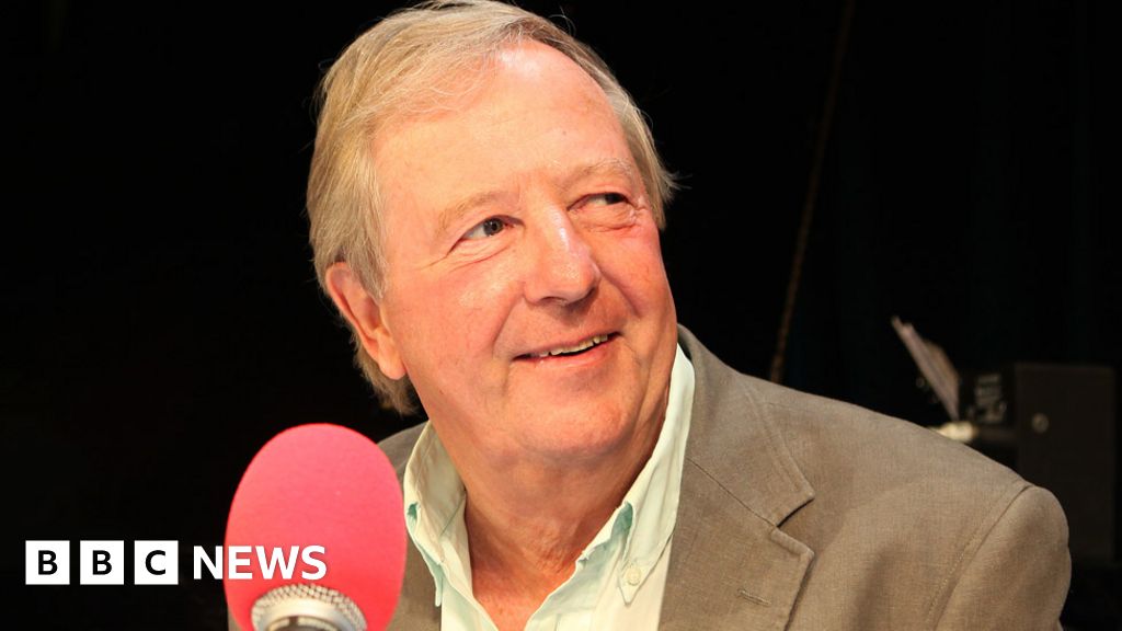Tim Brooke-Taylor: Cleese, Fry and more pay tribute to comedy 'hero'