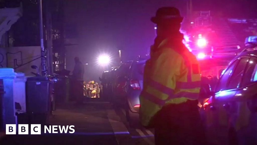 Man's body found after St Leonards house fire - BBC News