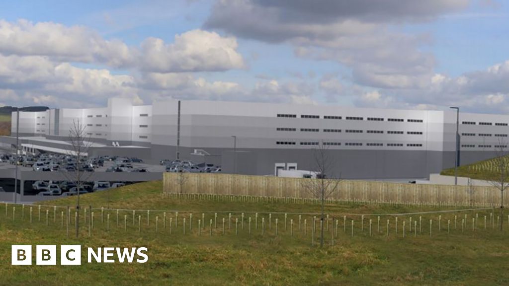 Data requested over West Yorkshire Amazon warehouse plan - BBC News