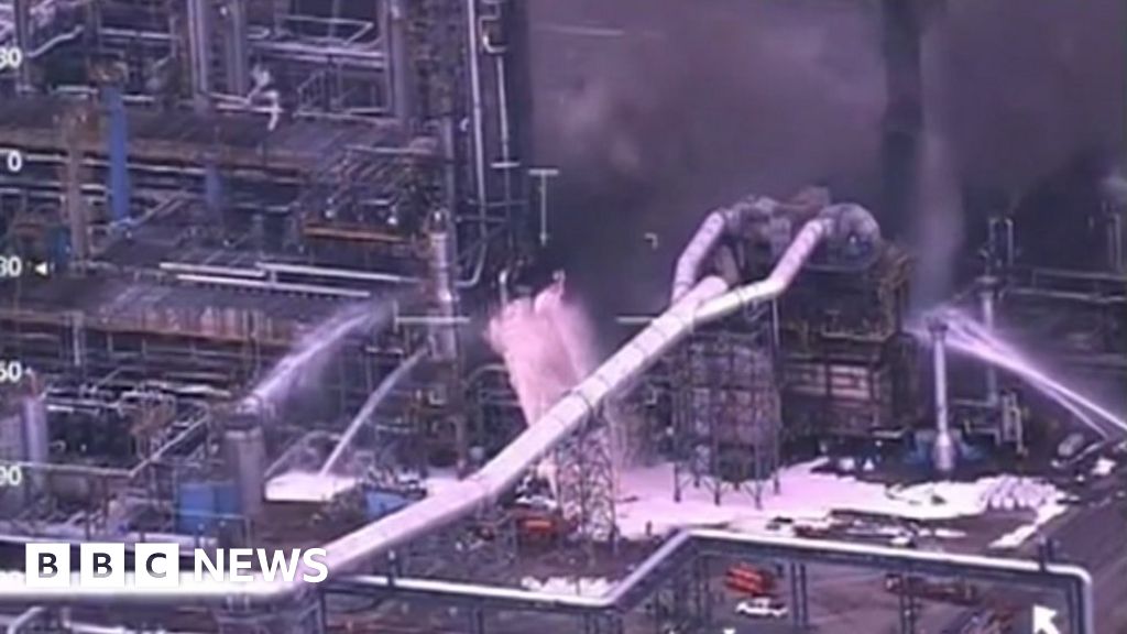Total UK fined £1.4m for Lindsey Oil Refinery death - BBC News
