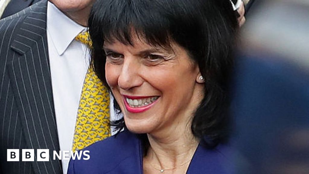 Julia Banks: Exiting Australia MP decries 'bullying' of women - BBC News