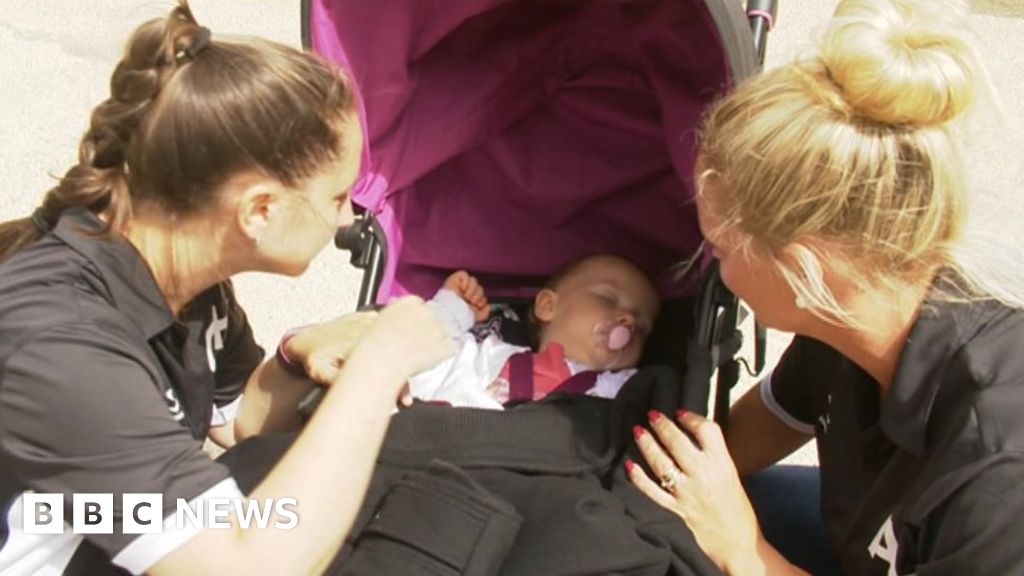 Lauren Heath crash death: Fundraiser for baby daughter - BBC News