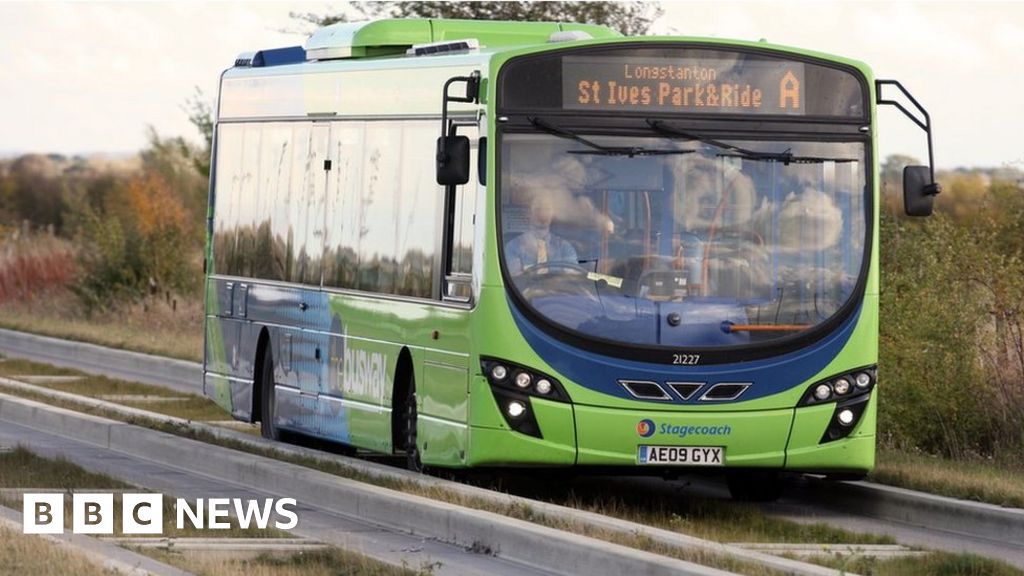 Cambridge's £17,000 guided busway speed camera 'unused' - BBC News
