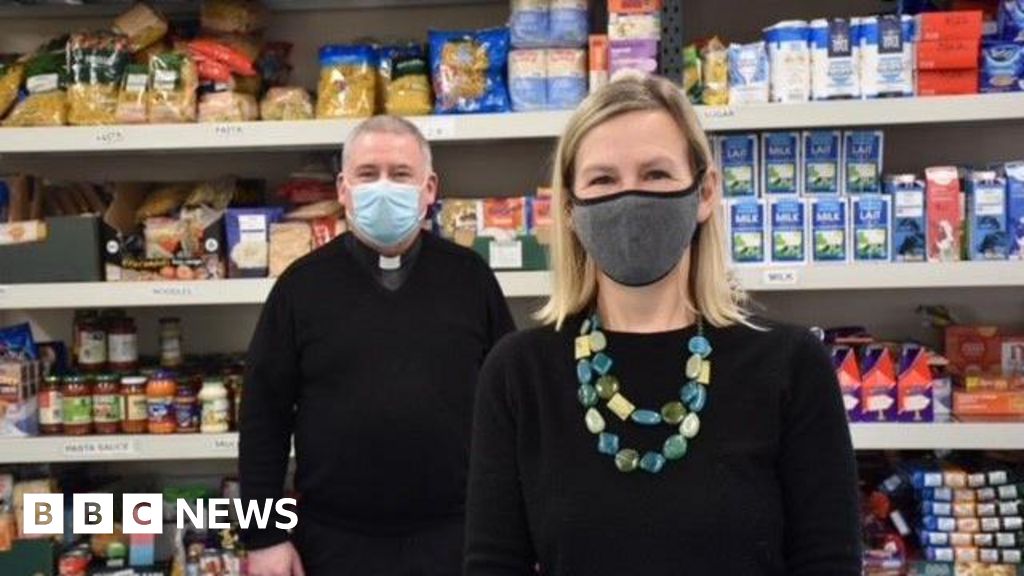 Food banks 'dreading winter' as demand rises and donations drop - BBC News