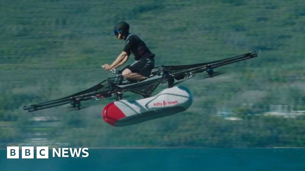 Tech Tent - Fake news and flying cars - BBC News