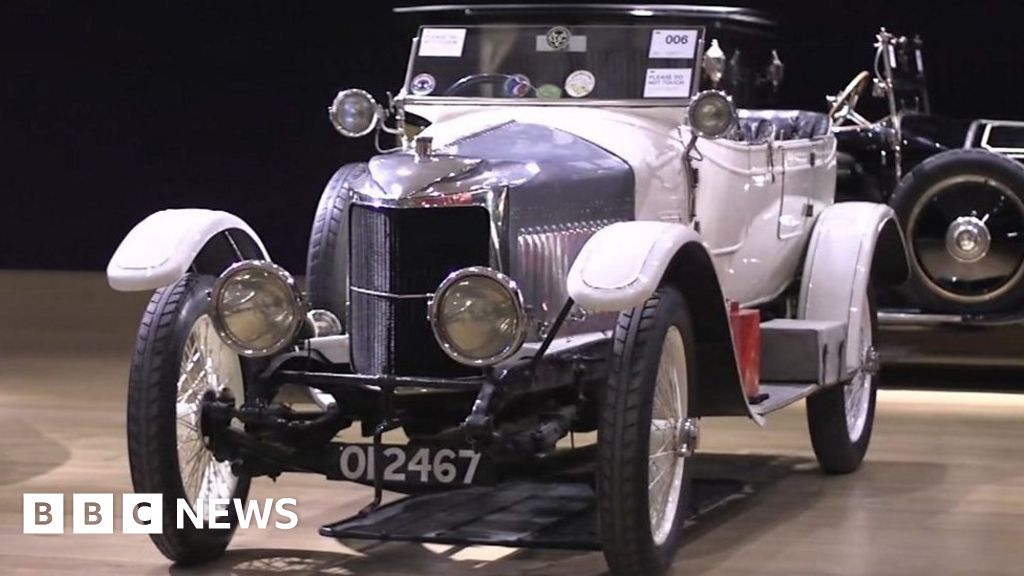 'World's original sports car' to be sold at auction - BBC News