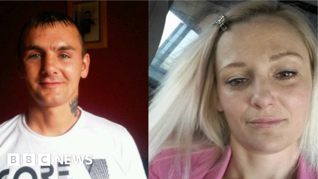 Dead Dundee couple suffered 32 stab wounds - BBC News