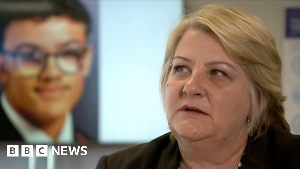 Ramarni Crosby: 'I don't think he thought they would use knives' - BBC News