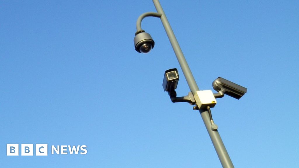 New CCTV centre keeping 'watchful eye' on Plymouth streets - BBC News