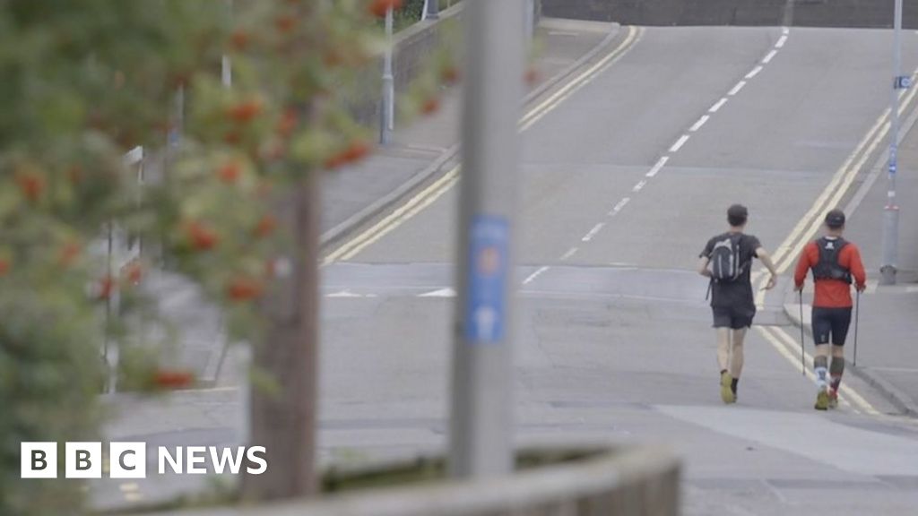 Rhys Jenkins ran around Wales in 20 days - BBC News