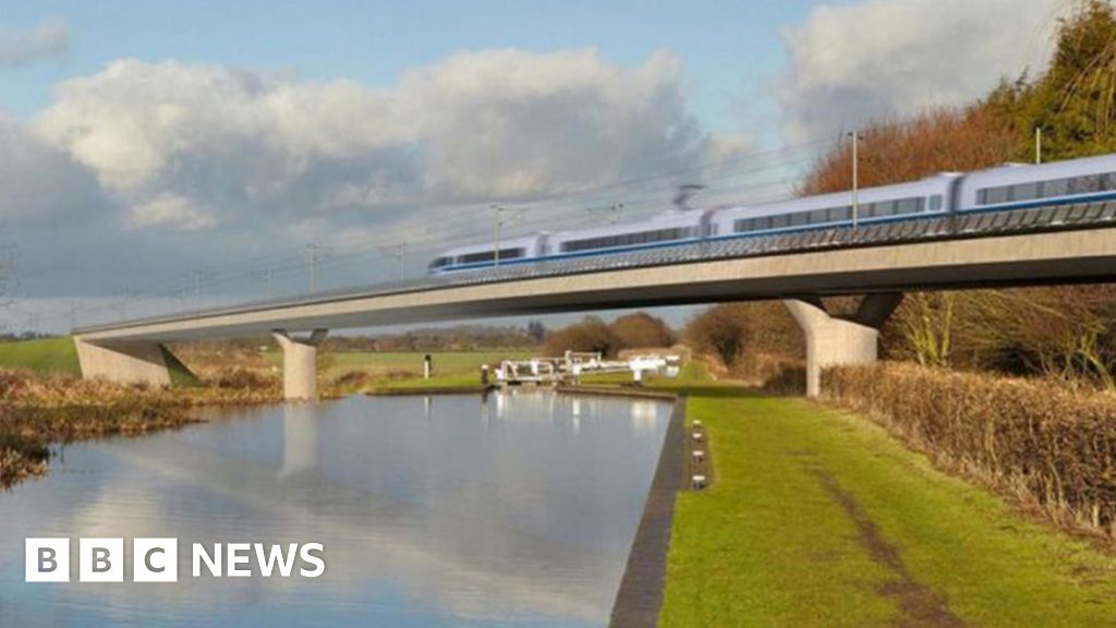 HS2 Ltd 'failed Lichfield families living on route - BBC News