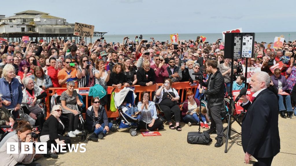 Police 'assault' on photographer at Labour rally investigated
