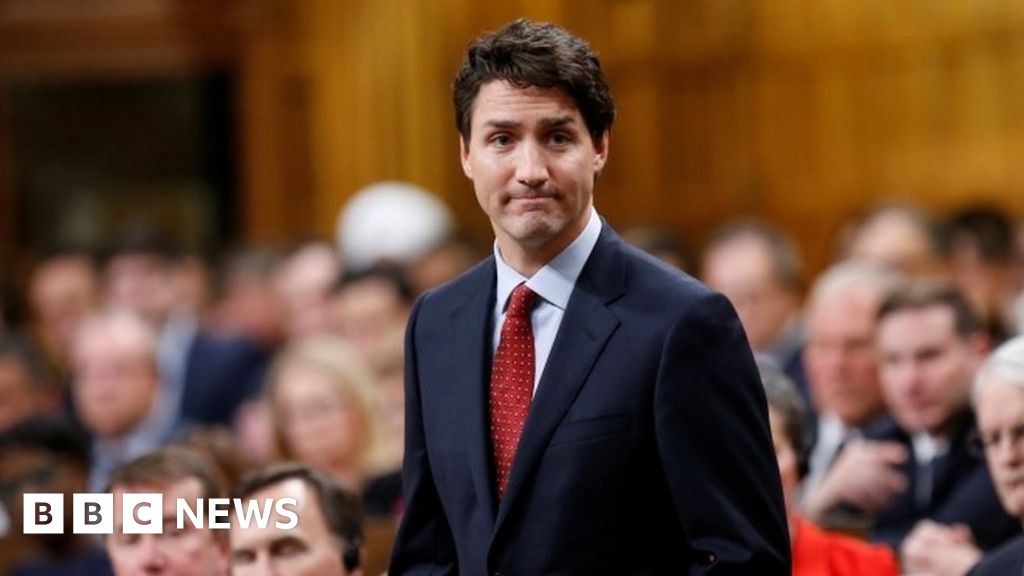 Quebec mosque shooting: Trudeau condemns 'terrorist attack' - BBC News