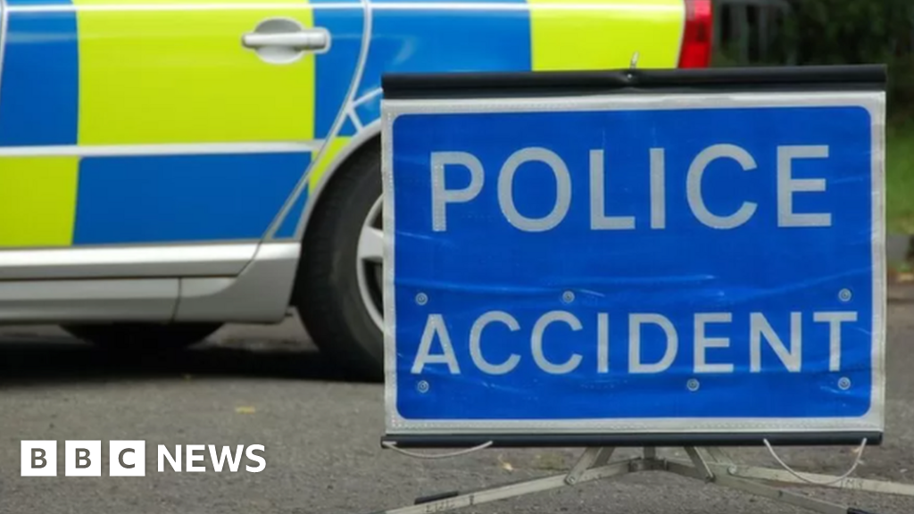 A614: Nottinghamshire road reopens after two-car crash - BBC News
