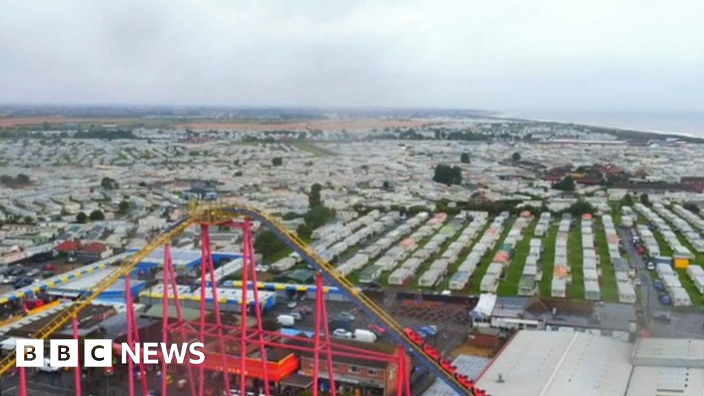 Rollercoaster views of Ingoldmells' rides - BBC News