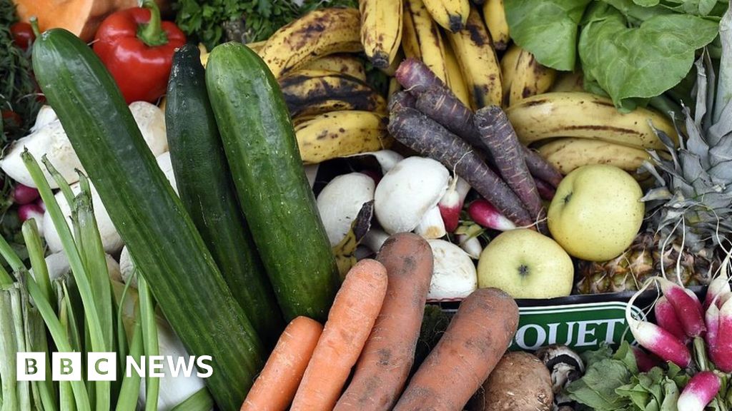Third of farmed fruit and veg deemed 'too ugly to sell' - BBC News