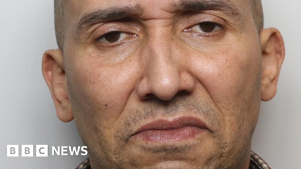 Man jailed for holding doctor hostage in prescription row - BBC News