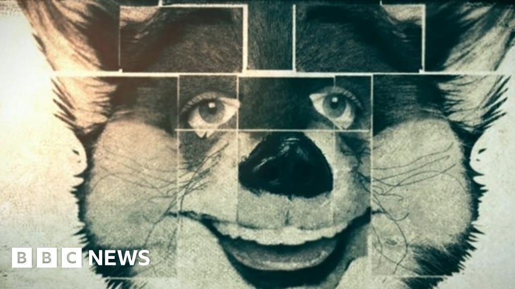 Fantastic Mr Fox brought to life for Roald Dahl event - BBC News