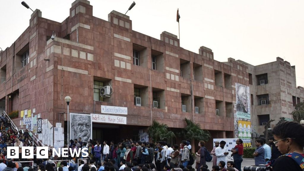 JNU: Indian students hurt in university violence - BBC News