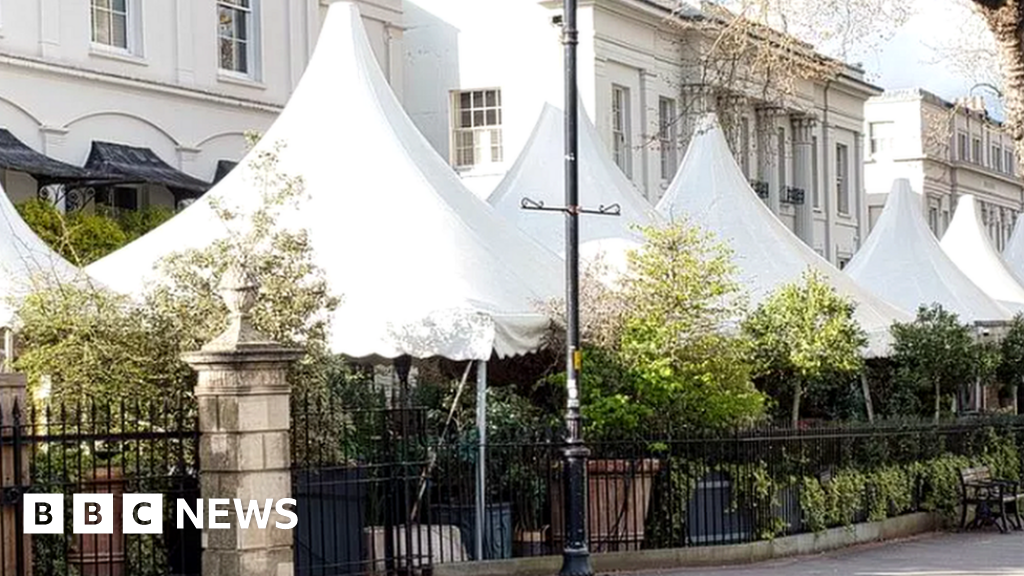 Cheltenham's 131 Promenade marquee row to continue - BBC News