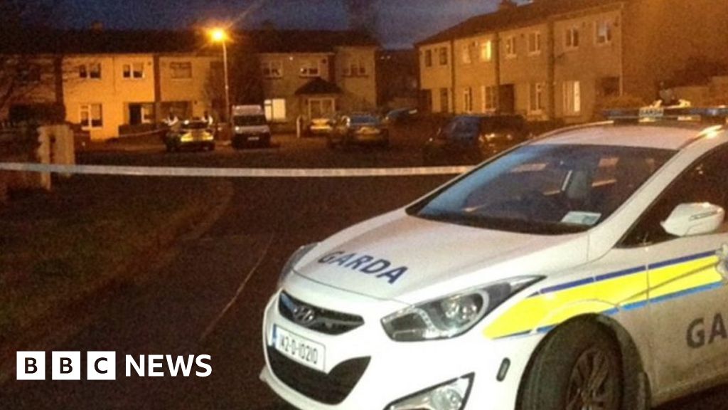 Tallaght, Dublin: Teenager arrested over Jobstown stabbing - BBC News